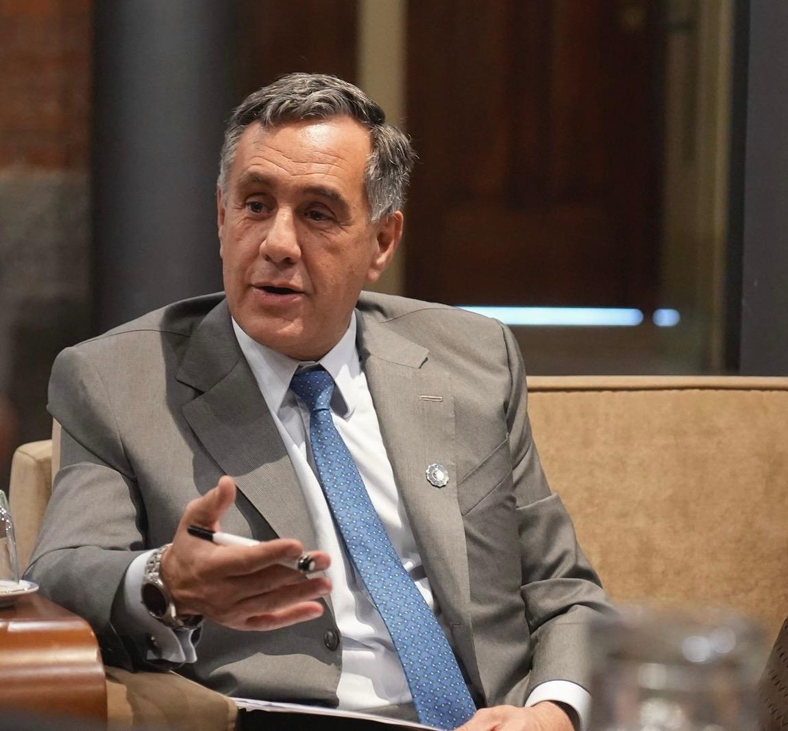 La receta de Finocchiaro para recuperar el prestigio de los maestros ...