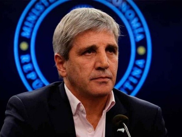 Caputo en modo Milei: "hay periodistas millonarios que son una basura ...